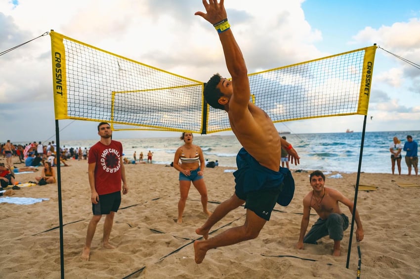 How We Invented A $2.5M/Year Four-Way Volleyball Net - Starter Story